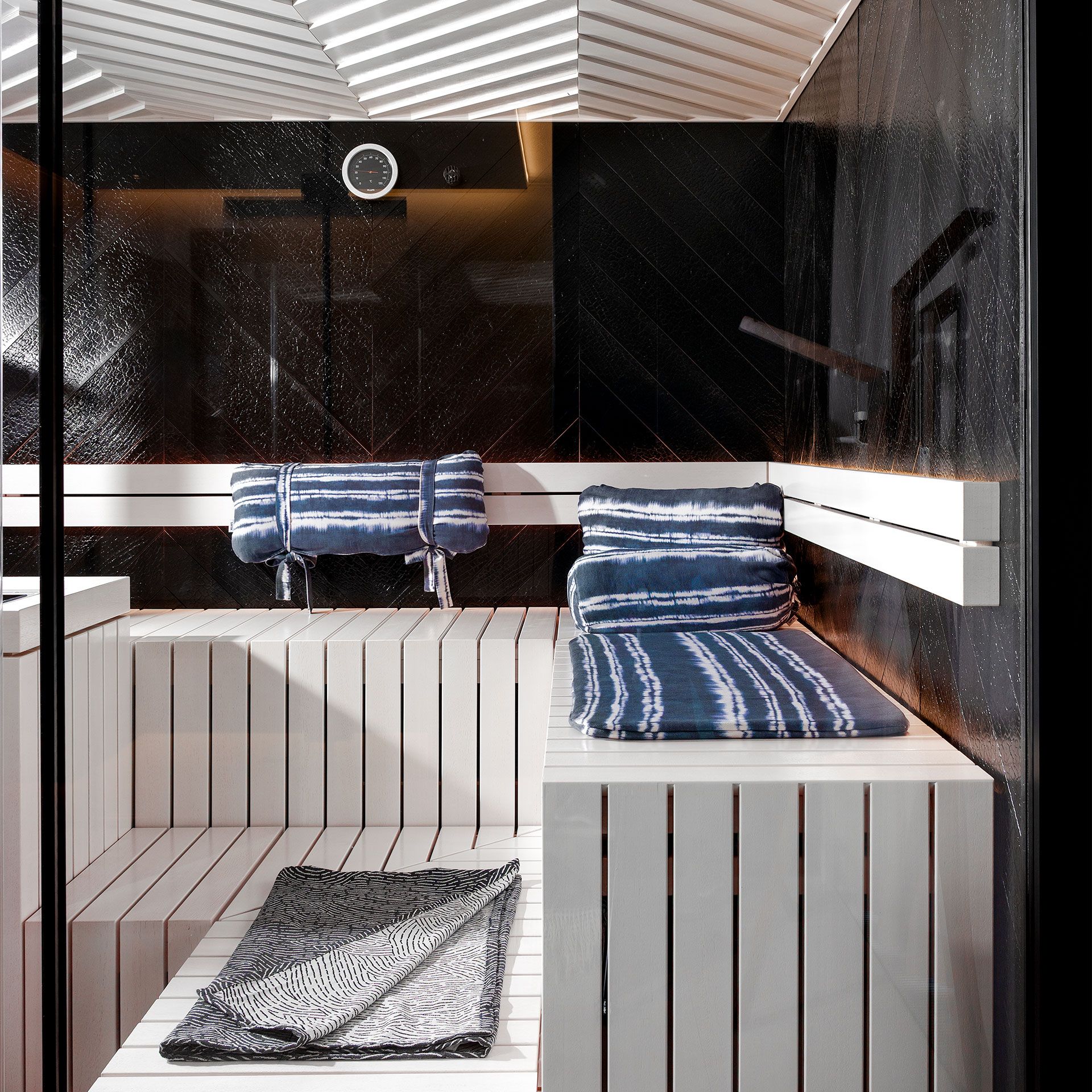 SAUNANACKENROLLE MOLLIS® GESA – Design by Gesa Hansen | KLAFS Saunashop